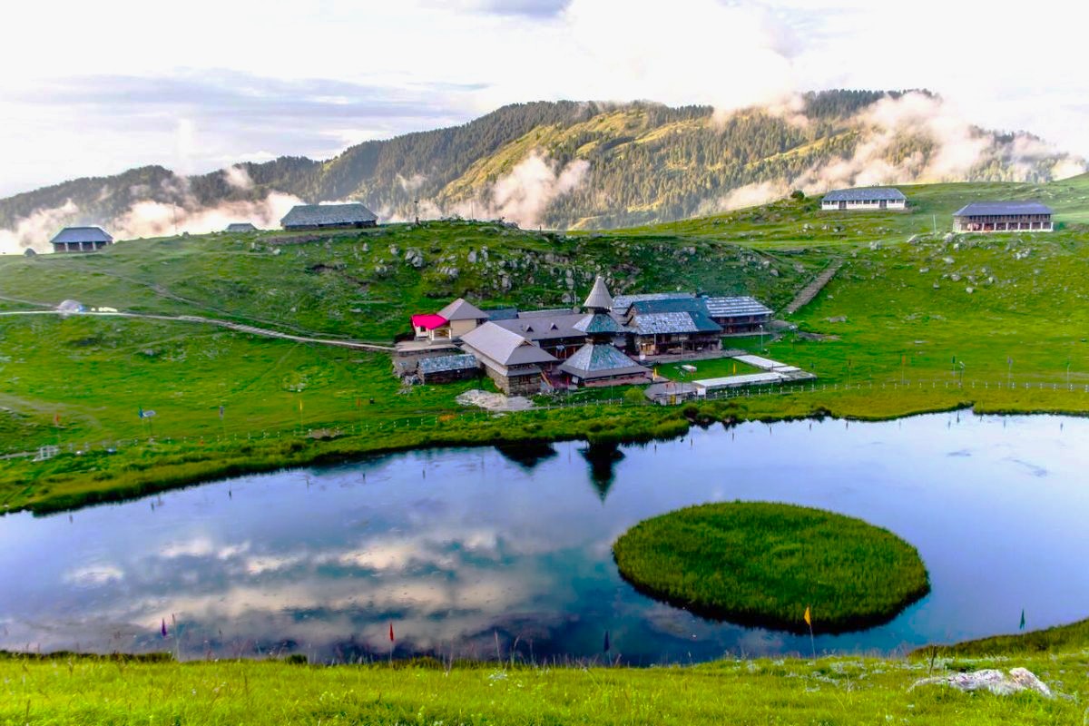 Did you know these 10 weird facts about Prashar Lake?